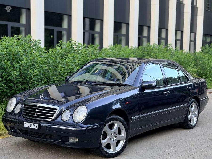 Pelēks Mercedes-Benz e-430 1999 Viļņa, ar dzinēja tilpumu 4.27 L un nobraukumu 315 tūkst. km par 6450 €, foto 1 vietnē AUTOMOTO.COM.LV