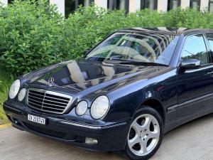 Pelēks Mercedes-Benz e-430 1999 Viļņa, ar dzinēja tilpumu 4.27 L un nobraukumu 315 tūkst. km par 6450 €, foto 3 vietnē AUTOMOTO.COM.LV