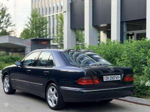 Pelēks Mercedes-Benz e-430 1999 Viļņa, ar dzinēja tilpumu 4.27 L un nobraukumu 315 tūkst. km par 6450 €, foto 5 vietnē AUTOMOTO.COM.LV