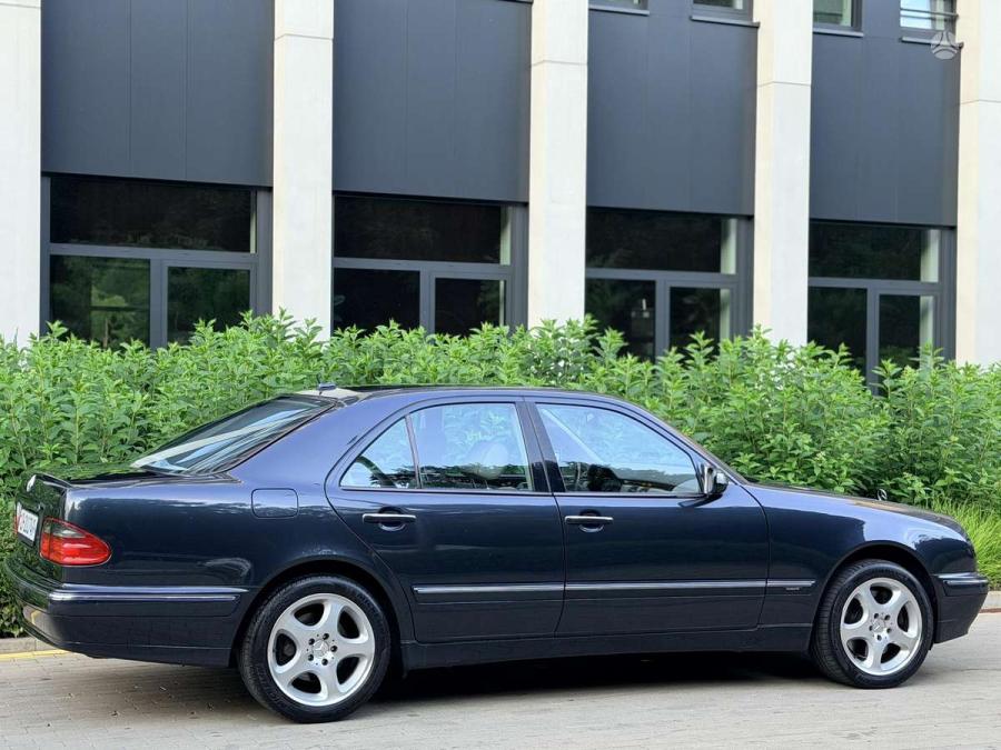 Pelēks Mercedes-Benz e-430 1999 Viļņa, ar dzinēja tilpumu 4.27 L un nobraukumu 315 tūkst. km par 6450 €, foto 10 vietnē AUTOMOTO.COM.LV