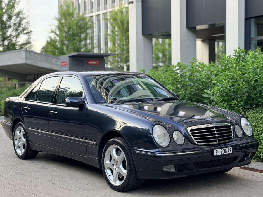 Pelēks Mercedes-Benz e-430 1999 Viļņa, ar dzinēja tilpumu 4.27 L un nobraukumu 315 tūkst. km par 6450 €, foto 13 vietnē AUTOMOTO.COM.LV
