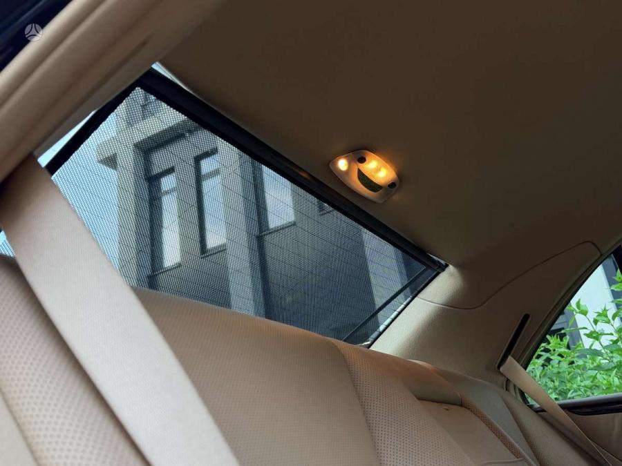 Pelēks Mercedes-Benz e-430 1999 Viļņa, ar dzinēja tilpumu 4.27 L un nobraukumu 315 tūkst. km par 6450 €, foto 20 vietnē AUTOMOTO.COM.LV