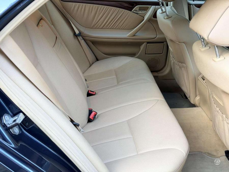 Pelēks Mercedes-Benz e-430 1999 Viļņa, ar dzinēja tilpumu 4.27 L un nobraukumu 315 tūkst. km par 6450 €, foto 21 vietnē AUTOMOTO.COM.LV