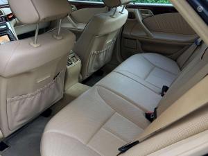 Pelēks Mercedes-Benz e-430 1999 Viļņa, ar dzinēja tilpumu 4.27 L un nobraukumu 315 tūkst. km par 6450 €, foto 24 vietnē AUTOMOTO.COM.LV