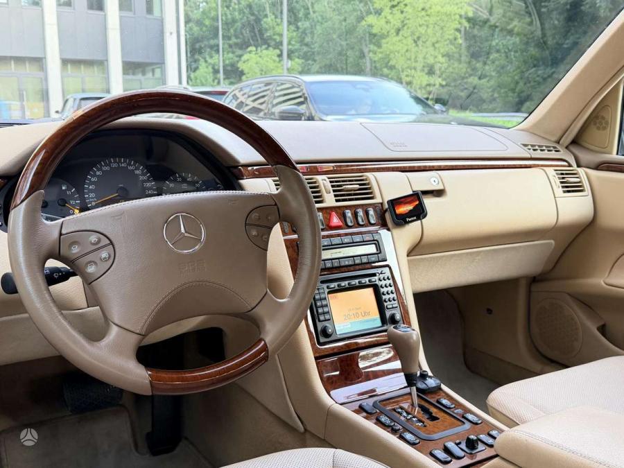 Pelēks Mercedes-Benz e-430 1999 Viļņa, ar dzinēja tilpumu 4.27 L un nobraukumu 315 tūkst. km par 6450 €, foto 28 vietnē AUTOMOTO.COM.LV