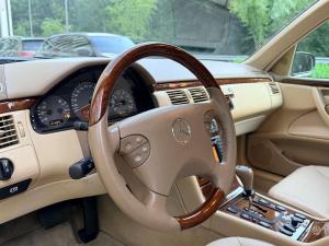 Pelēks Mercedes-Benz e-430 1999 Viļņa, ar dzinēja tilpumu 4.27 L un nobraukumu 315 tūkst. km par 6450 €, foto 30 vietnē AUTOMOTO.COM.LV