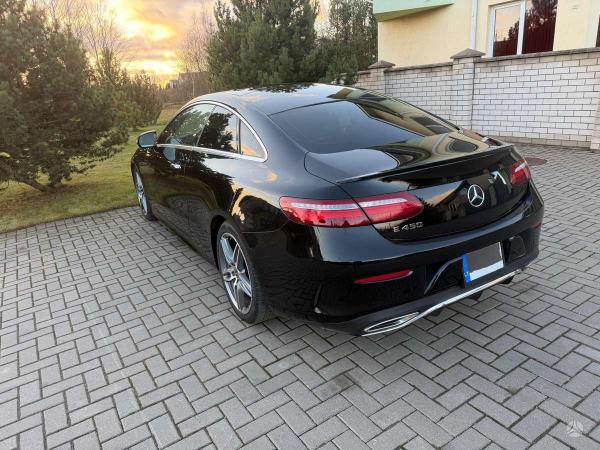 Black Mercedes-Benz E 450 2020 in Siauliai, with an engine capacity of 3.00 L and mileage of 77 thousand km for 42500 €, photo 3 on AUTOMOTO.COM.LV