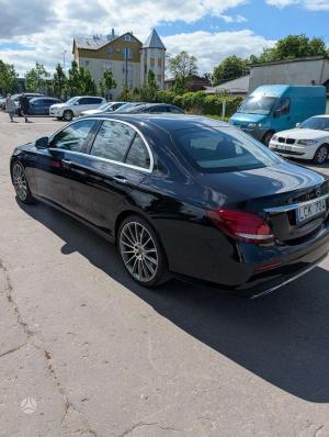 Black Mercedes-Benz E 450 2019 in Kaunas, with an engine capacity of 3.00 L and mileage of 220 thousand km for 30500 €, photo 8 on AUTOMOTO.COM.LV