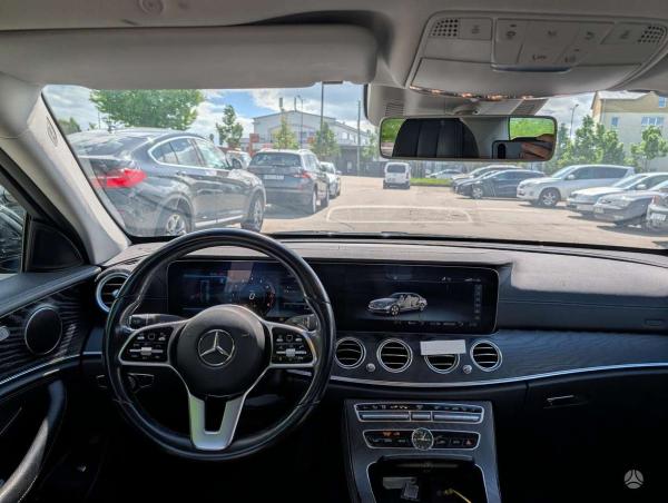 Black Mercedes-Benz E 450 2019 in Kaunas, with an engine capacity of 3.00 L and mileage of 220 thousand km for 30500 €, photo 8 on AUTOMOTO.COM.LV