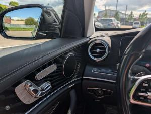 Black Mercedes-Benz E 450 2019 in Kaunas, with an engine capacity of 3.00 L and mileage of 220 thousand km for 30500 €, photo 11 on AUTOMOTO.COM.LV