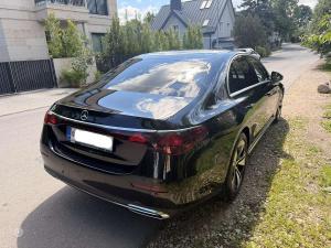 Черный Мерседес E 450 2024 в Вильнюс, объемом двигателя 3.00 л и пробегом 33 тыс. км за 79500 €, фото 13 на AUTOMOTO.COM.LV