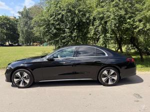 Черный Мерседес E 450 2024 в Вильнюс, объемом двигателя 3.00 л и пробегом 33 тыс. км за 79500 €, фото 17 на AUTOMOTO.COM.LV
