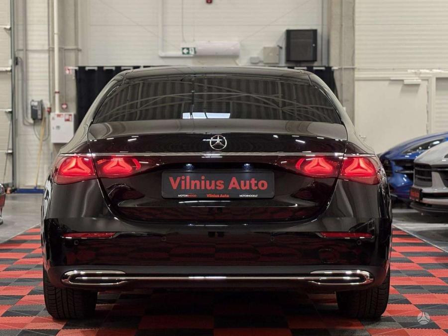 Black Mercedes-Benz E 450 2025 in Vilnius, with an engine capacity of 2.99 L and mileage of 7 thousand km for 62999 €, photo 6 on AUTOMOTO.COM.LV