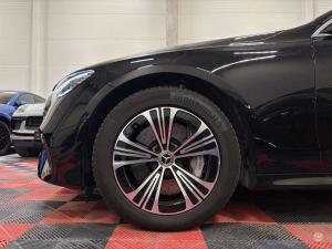 Black Mercedes-Benz E 450 2025 in Vilnius, with an engine capacity of 2.99 L and mileage of 7 thousand km for 62999 €, photo 10 on AUTOMOTO.COM.LV