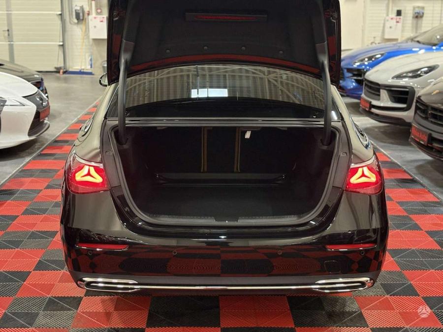 Black Mercedes-Benz E 450 2025 in Vilnius, with an engine capacity of 2.99 L and mileage of 7 thousand km for 62999 €, photo 38 on AUTOMOTO.COM.LV