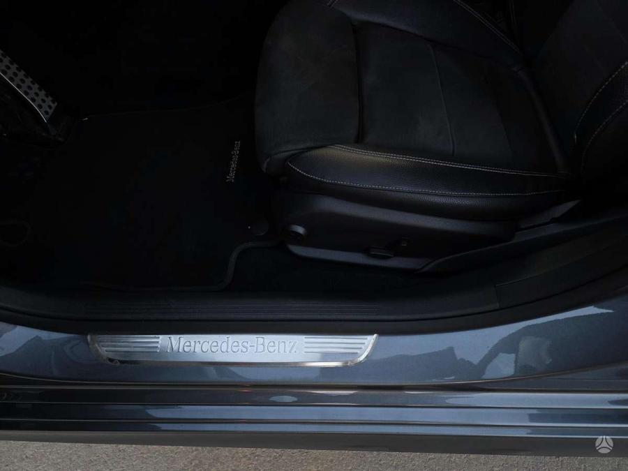 Pelēks Mercedes-Benz E 450 2018 Šauļi, ar dzinēja tilpumu 3.00 L un nobraukumu 140 tūkst. km par 26399 €, foto 28 vietnē AUTOMOTO.COM.LV