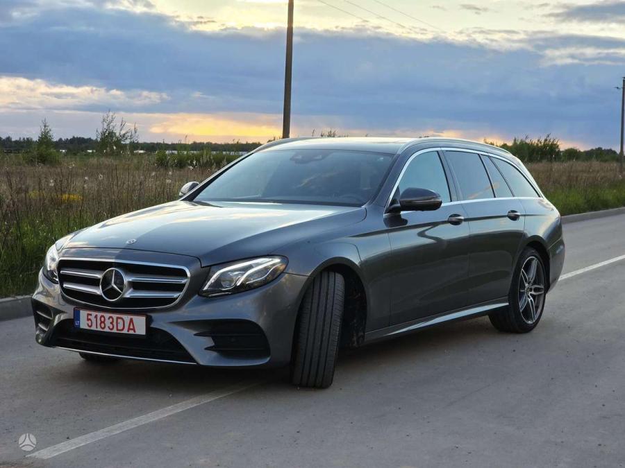 Pelēks Mercedes-Benz E 450 2018 Šauļi, ar dzinēja tilpumu 3.00 L un nobraukumu 140 tūkst. km par 26399 €, foto 3 vietnē AUTOMOTO.COM.LV
