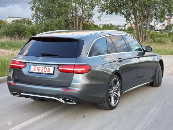 Pelēks Mercedes-Benz E 450 2018 Šauļi, ar dzinēja tilpumu 3.00 L un nobraukumu 140 tūkst. km par 26399 €, foto 3 vietnē AUTOMOTO.COM.LV