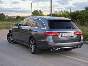 Pelēks Mercedes-Benz E 450 2018 Šauļi, ar dzinēja tilpumu 3.00 L un nobraukumu 140 tūkst. km par 26399 €, foto 5 vietnē AUTOMOTO.COM.LV