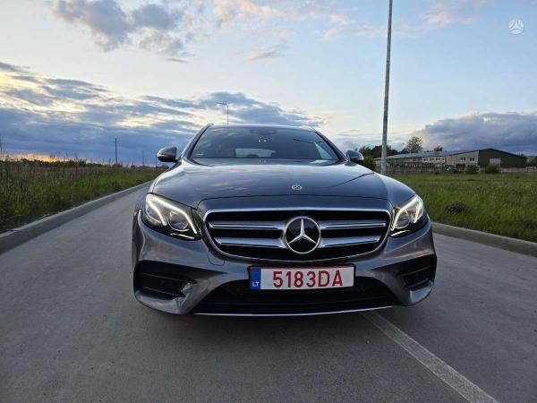 Pelēks Mercedes-Benz E 450 2018 Šauļi, ar dzinēja tilpumu 3.00 L un nobraukumu 140 tūkst. km par 26399 €, foto 5 vietnē AUTOMOTO.COM.LV
