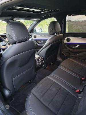 Pelēks Mercedes-Benz E 450 2018 Šauļi, ar dzinēja tilpumu 3.00 L un nobraukumu 140 tūkst. km par 26399 €, foto 13 vietnē AUTOMOTO.COM.LV