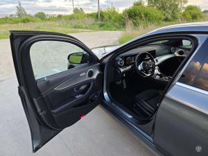 Pelēks Mercedes-Benz E 450 2018 Šauļi, ar dzinēja tilpumu 3.00 L un nobraukumu 140 tūkst. km par 26399 €, foto 15 vietnē AUTOMOTO.COM.LV