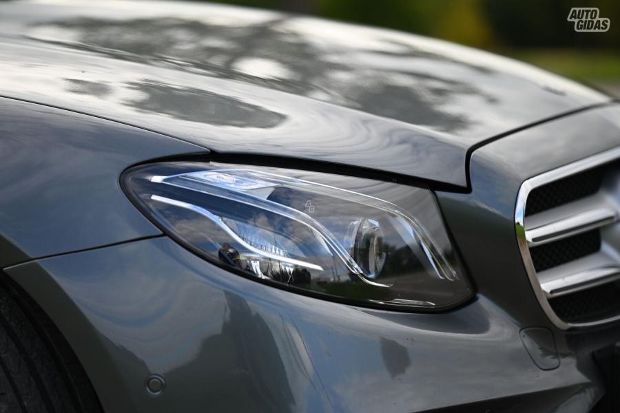Pelēks Mercedes-Benz E 450 2018 Šauļi, ar dzinēja tilpumu 3.00 L un nobraukumu 140 tūkst. km par 24930 €, foto 6 vietnē AUTOMOTO.COM.LV
