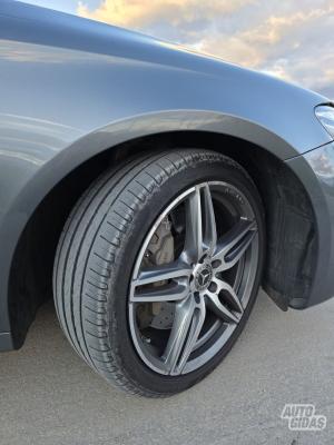 Pelēks Mercedes-Benz E 450 2018 Šauļi, ar dzinēja tilpumu 3.00 L un nobraukumu 140 tūkst. km par 24930 €, foto 9 vietnē AUTOMOTO.COM.LV