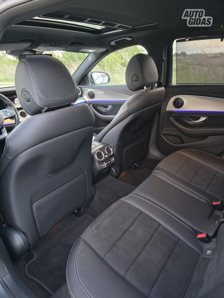Pelēks Mercedes-Benz E 450 2018 Šauļi, ar dzinēja tilpumu 3.00 L un nobraukumu 140 tūkst. km par 24930 €, foto 16 vietnē AUTOMOTO.COM.LV