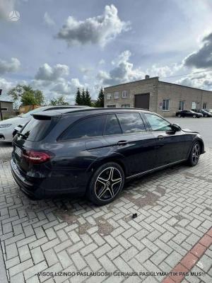 Grey Mercedes-Benz E 450 2021 in Kretinga, with an engine capacity of 3.00 L and mileage of 103 thousand km for 22999 €, photo 8 on AUTOMOTO.COM.LV