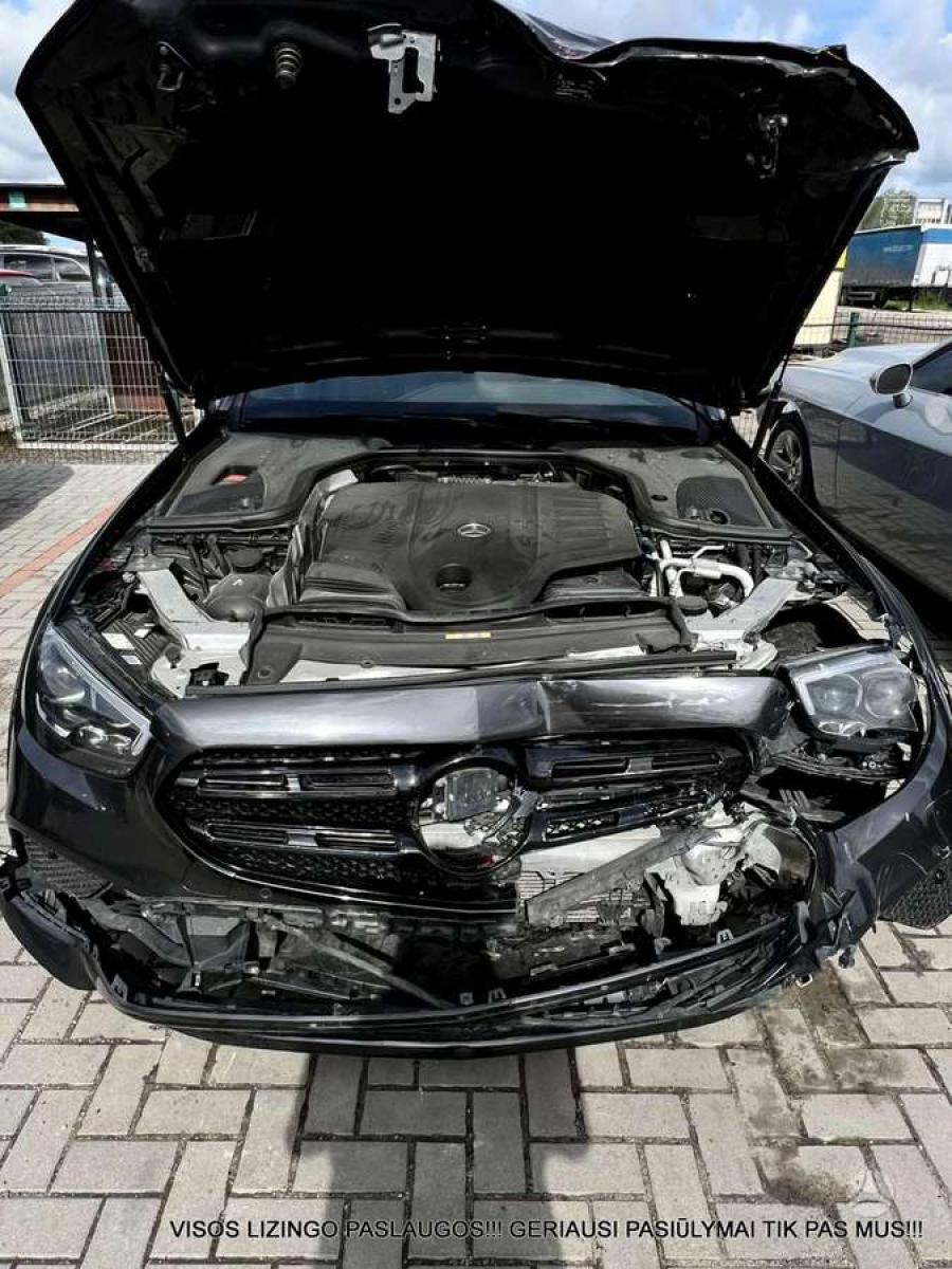 Grey Mercedes-Benz E 450 2021 in Kretinga, with an engine capacity of 3.00 L and mileage of 103 thousand km for 22999 €, photo 22 on AUTOMOTO.COM.LV