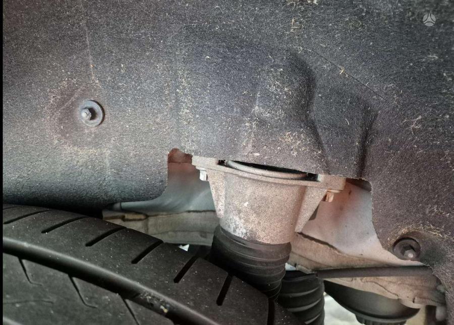 Pelēks Mercedes-Benz E 450 2025 Klaipėda, ar dzinēja tilpumu 2.99 L un nobraukumu 52 tūkst. km par 44500 €, foto 18 vietnē AUTOMOTO.COM.LV
