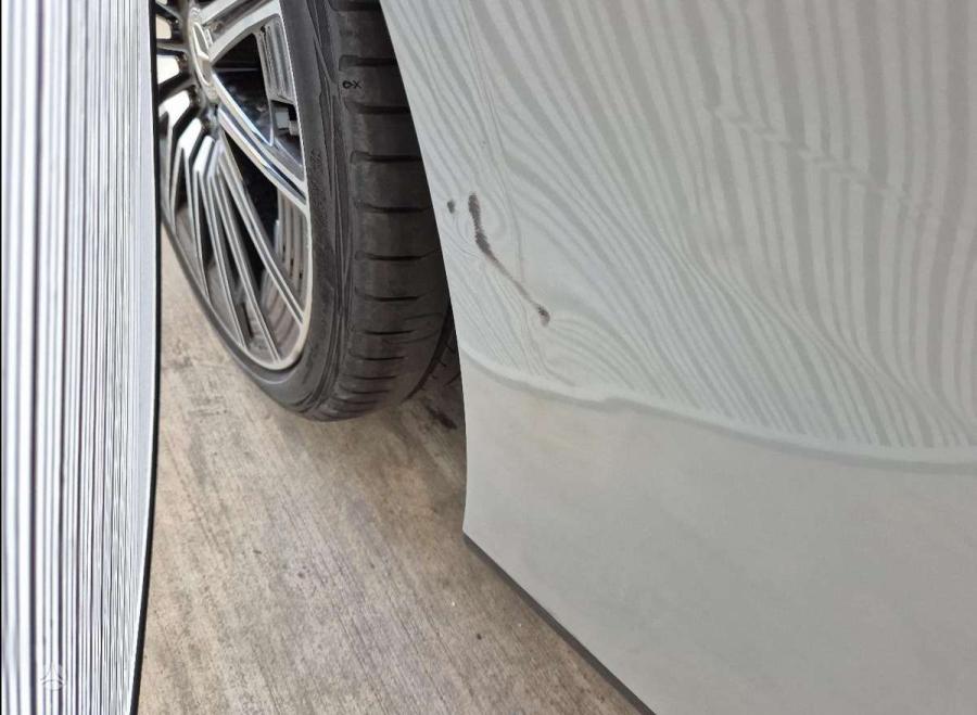 Pelēks Mercedes-Benz E 450 2025 Klaipėda, ar dzinēja tilpumu 2.99 L un nobraukumu 52 tūkst. km par 44500 €, foto 20 vietnē AUTOMOTO.COM.LV