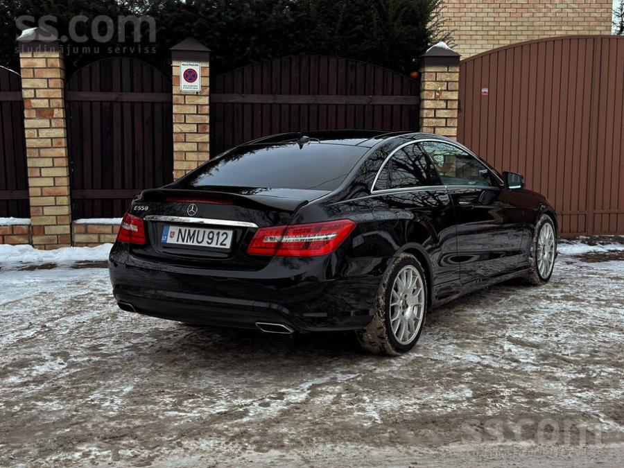 Melns Mercedes-Benz e-500 2013 Rīga, ar dzinēja tilpumu 4.70 L un nobraukumu 175 tūkst. km par 13999 €, foto 6 vietnē AUTOMOTO.COM.LV