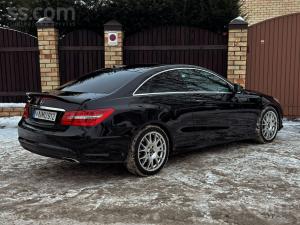 Melns Mercedes-Benz e-500 2013 Rīga, ar dzinēja tilpumu 4.70 L un nobraukumu 175 tūkst. km par 13999 €, foto 7 vietnē AUTOMOTO.COM.LV