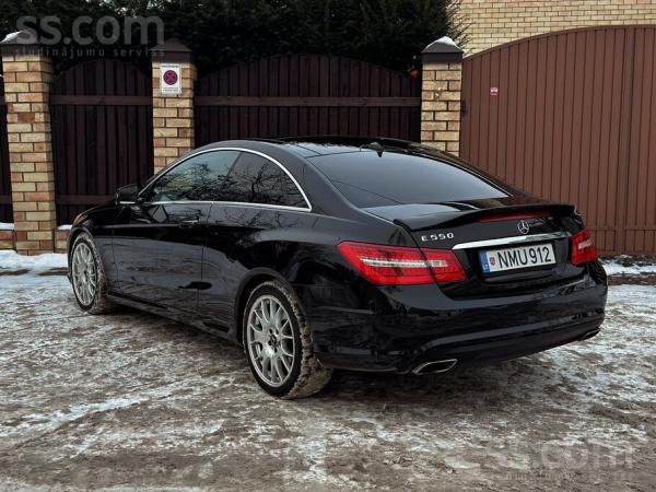 Black Mercedes-Benz e-500 2013 in Riga, with an engine capacity of 4.70 L and mileage of 175 thousand km for 13999 €, photo 8 on AUTOMOTO.COM.LV