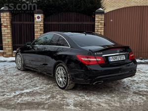 Melns Mercedes-Benz e-500 2013 Rīga, ar dzinēja tilpumu 4.70 L un nobraukumu 175 tūkst. km par 13999 €, foto 8 vietnē AUTOMOTO.COM.LV