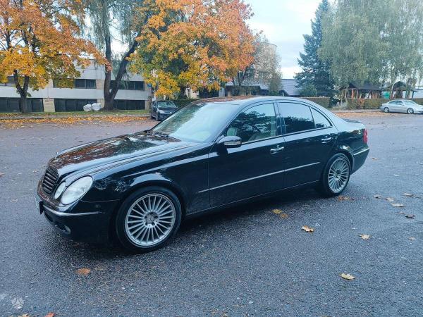 Melns Mercedes-Benz e-500 2002 Viļņa, ar dzinēja tilpumu 4.97 L un nobraukumu 499 tūkst. km par 1999 €, foto 4 vietnē AUTOMOTO.COM.LV