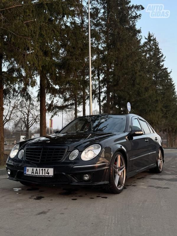 Black Mercedes-Benz e-500 2003 in Vilnius, with an engine capacity of 5.00 L and mileage of 365 thousand km for 8000 €, photo 2 on AUTOMOTO.COM.LV