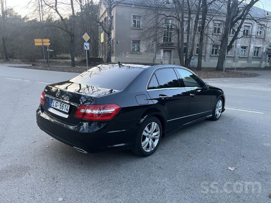 Melns Mercedes-Benz e-500 2009 Rīga, ar dzinēja tilpumu 5.50 L un nobraukumu 375 tūkst. km par 9500 €, foto 4 vietnē AUTOMOTO.COM.LV