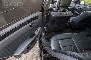 Melns Mercedes-Benz e-500 2009 Rīga, ar dzinēja tilpumu 5.50 L un nobraukumu 375 tūkst. km par 9500 €, foto 7 vietnē AUTOMOTO.COM.LV