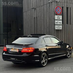 Black Mercedes-Benz e-500 2011 in Riga, with an engine capacity of 5.00 L and mileage of 232 thousand km for 9350 €, photo 4 on AUTOMOTO.COM.LV