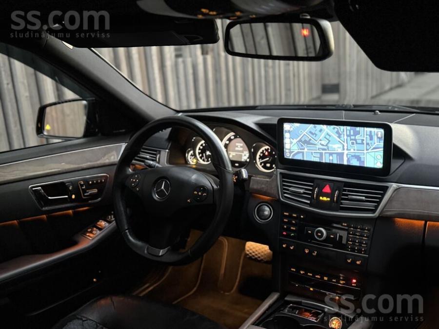 Black Mercedes-Benz e-500 2011 in Riga, with an engine capacity of 5.00 L and mileage of 232 thousand km for 9350 €, photo 13 on AUTOMOTO.COM.LV