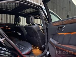 Black Mercedes-Benz e-500 2011 in Riga, with an engine capacity of 5.00 L and mileage of 232 thousand km for 9350 €, photo 14 on AUTOMOTO.COM.LV