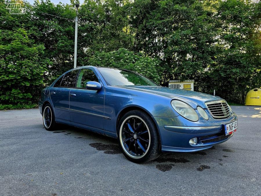 Zils Mercedes-Benz e-500 2004 Kauņa, ar dzinēja tilpumu 5.00 L un nobraukumu 390 tūkst. km par 2999 €, foto 4 vietnē AUTOMOTO.COM.LV
