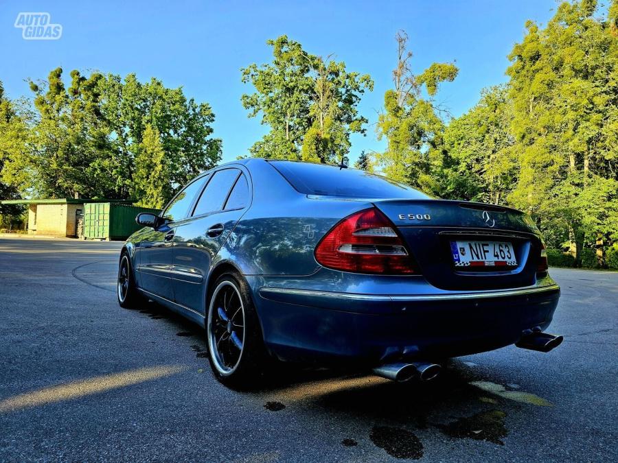 Zils Mercedes-Benz e-500 2004 Kauņa, ar dzinēja tilpumu 5.00 L un nobraukumu 390 tūkst. km par 2999 €, foto 9 vietnē AUTOMOTO.COM.LV