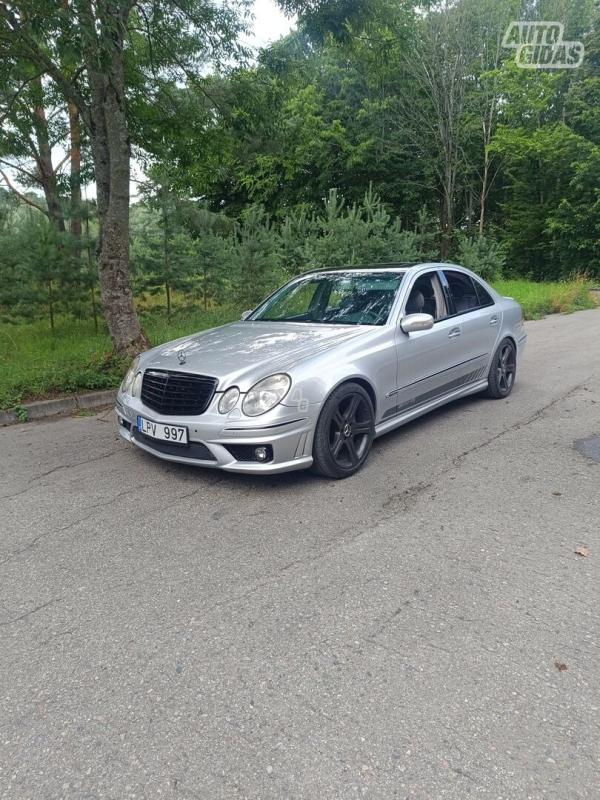 Pelēks Mercedes-Benz e-500 2003 Kauņa, ar dzinēja tilpumu 5.00 L un nobraukumu 380 tūkst. km par 5500 €, foto 1 vietnē AUTOMOTO.COM.LV