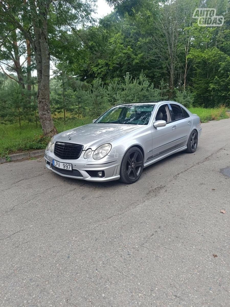 Pelēks Mercedes-Benz e-500 2003 Kauņa, ar dzinēja tilpumu 5.00 L un nobraukumu 380 tūkst. km par 5500 €, foto 1 vietnē AUTOMOTO.COM.LV