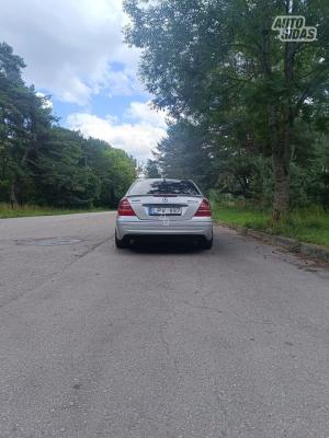 Pelēks Mercedes-Benz e-500 2003 Kauņa, ar dzinēja tilpumu 5.00 L un nobraukumu 380 tūkst. km par 5500 €, foto 5 vietnē AUTOMOTO.COM.LV
