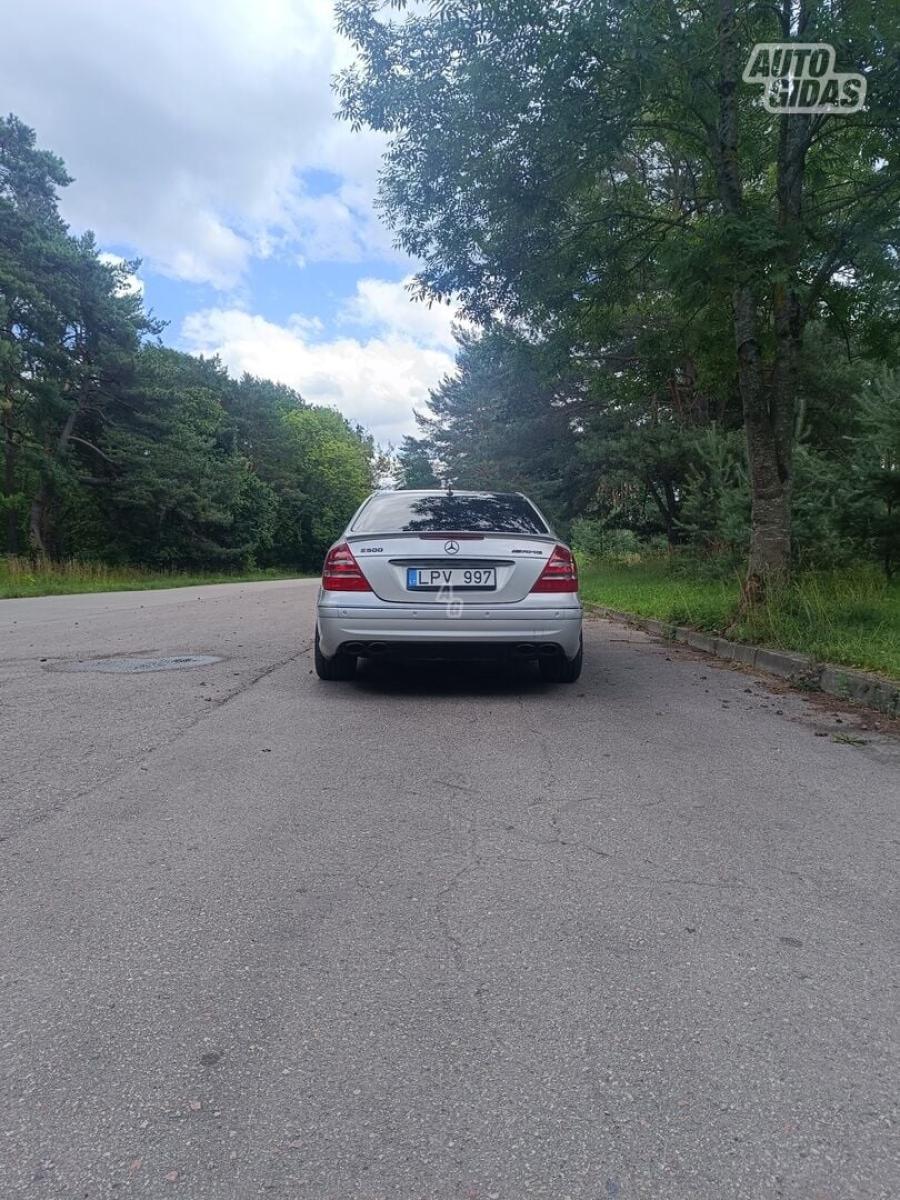 Pelēks Mercedes-Benz e-500 2003 Kauņa, ar dzinēja tilpumu 5.00 L un nobraukumu 380 tūkst. km par 5500 €, foto 5 vietnē AUTOMOTO.COM.LV